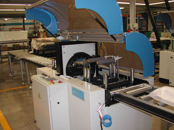 CMB | Stove machines à bois bvba | Tables élévatrices | Lignes de ...